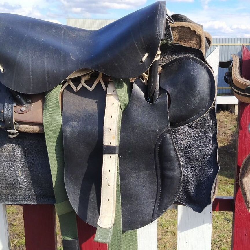 Седло для лошади кавалерийское