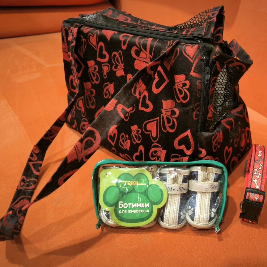 Переноска для маленьких собак и ботиночки
