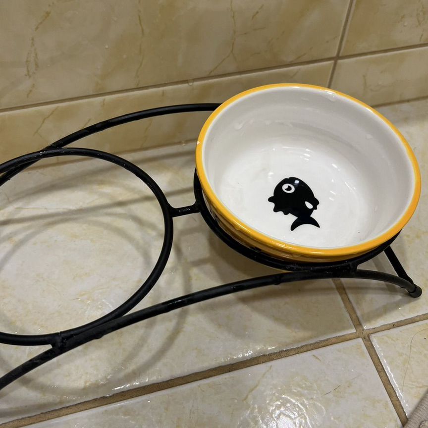 Миска керамическая на подставке