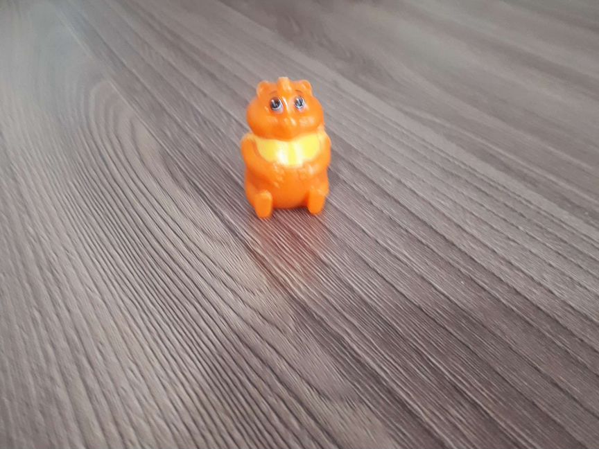 Жирный оранжевый кот