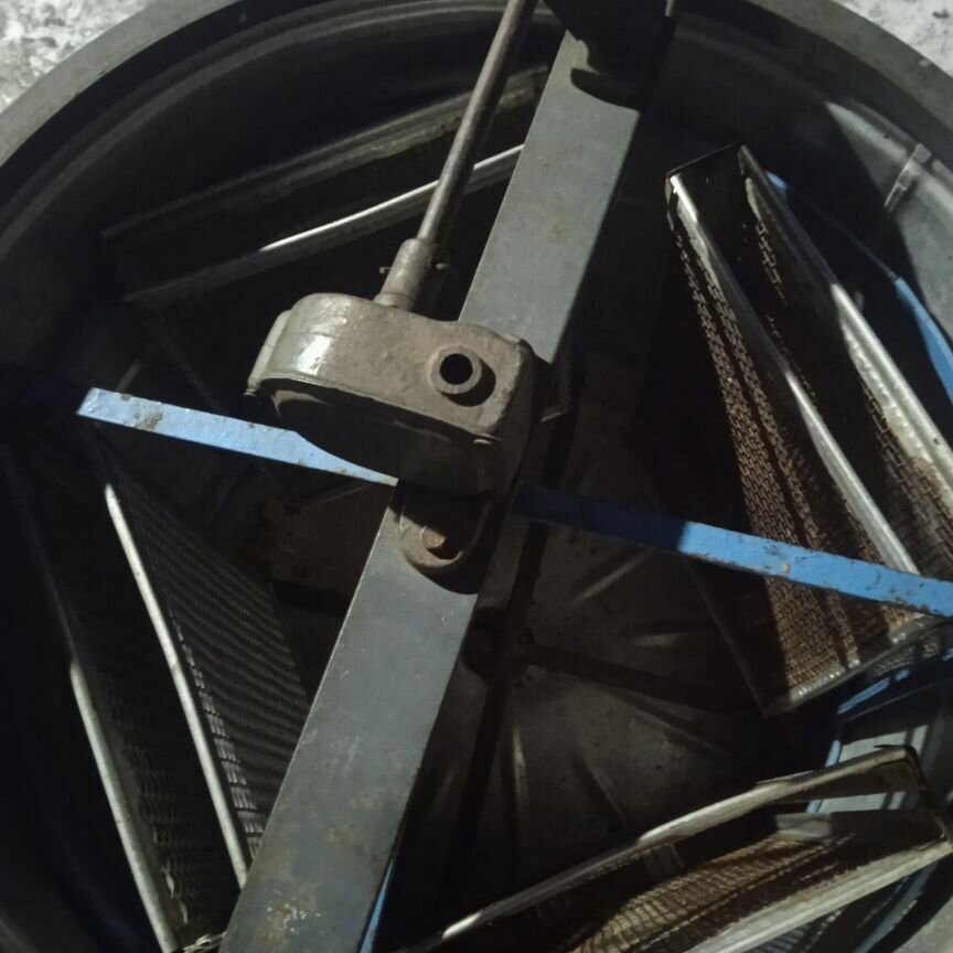 Медогонка 4 рамочная