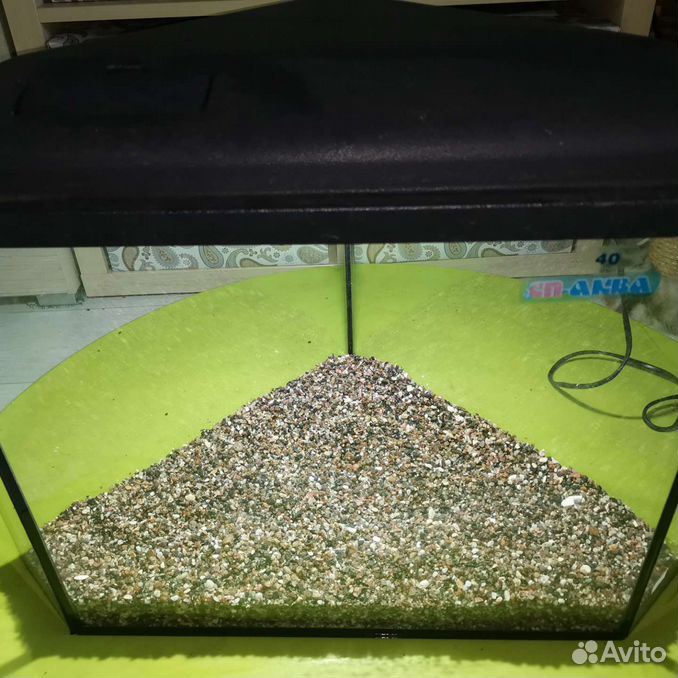 Аквариум угловой 40 л с крышкой светом грунтом