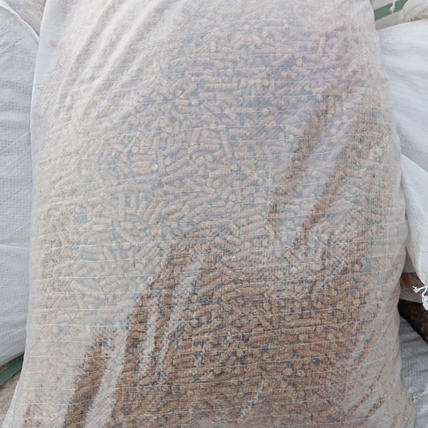 Топливные гранулы пеллеты древесный наполнитель