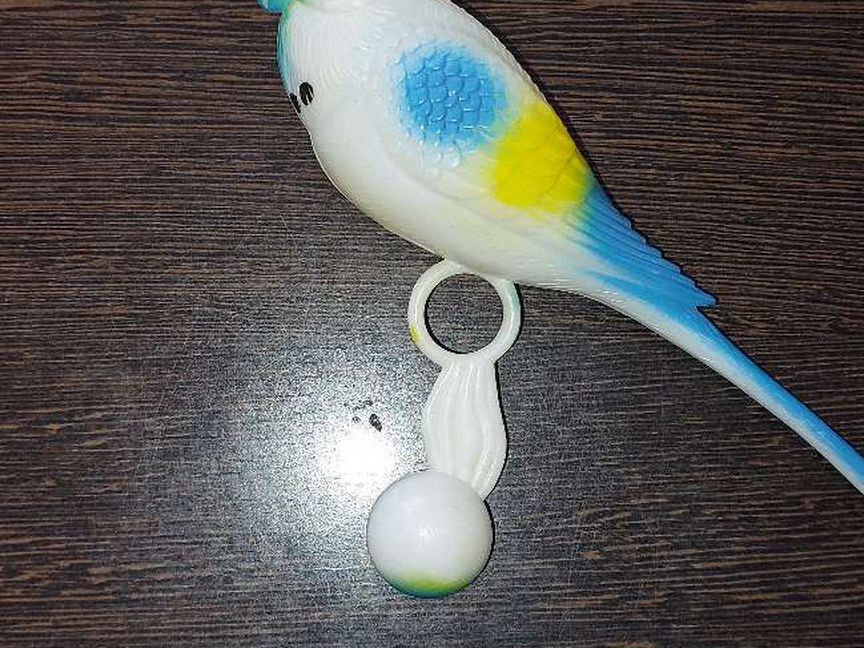 Игрушка для попугая