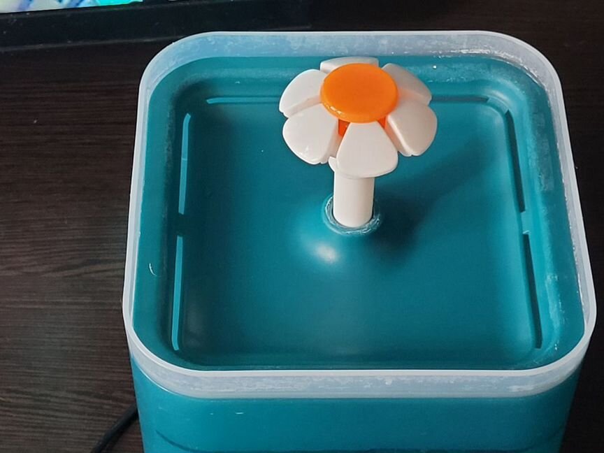 Поильник для кошек и собак