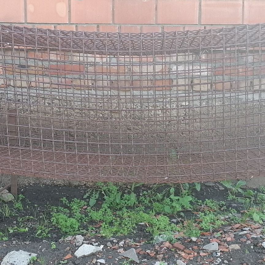 Сетка, клетка для цыплят