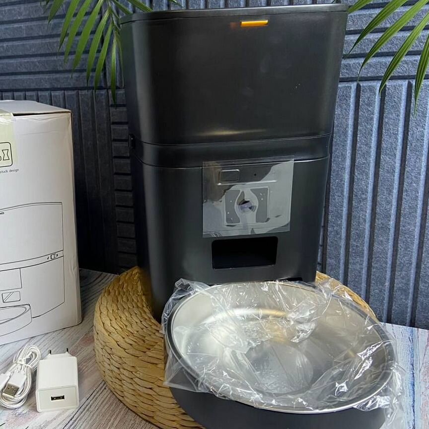 Умная автоматическая кормушка с Wi-Fi и камерой