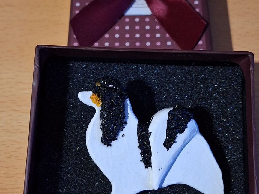 Держатель для рингового номера. Брошь. Фален