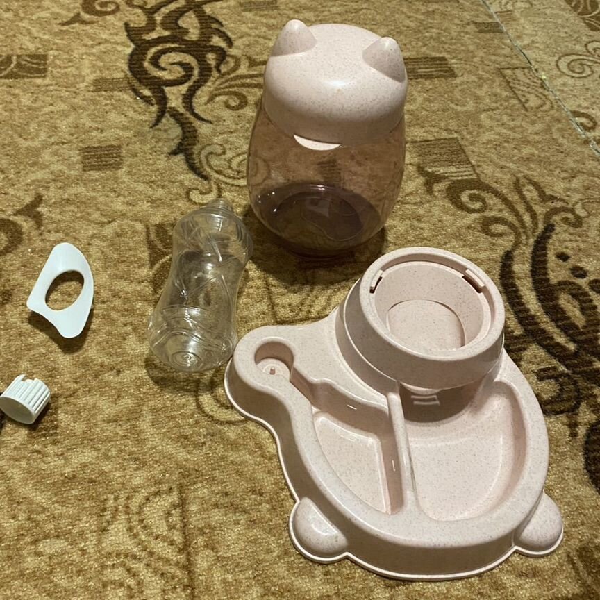 Кормушка для кошки с поилкой