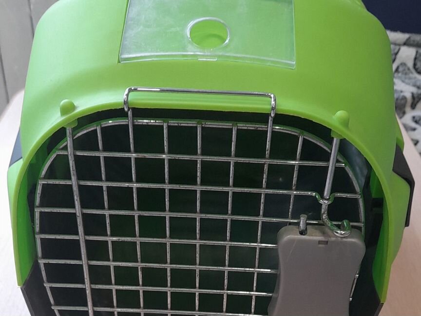 Переноска для кошек или маленьких собачек