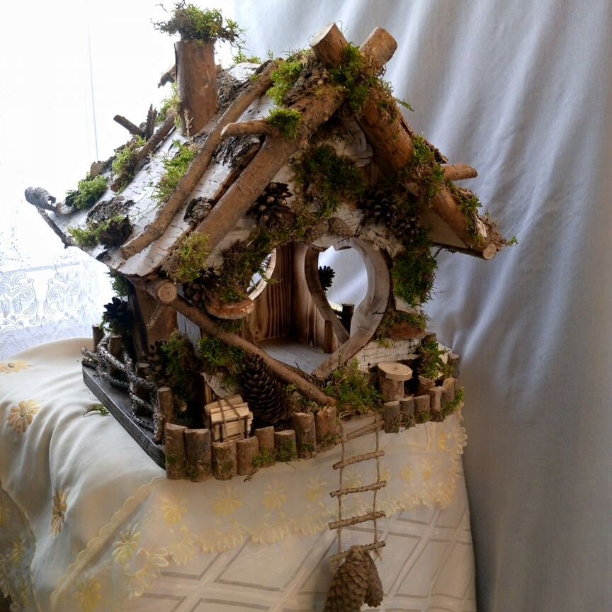 Кормушка для птиц из дерева