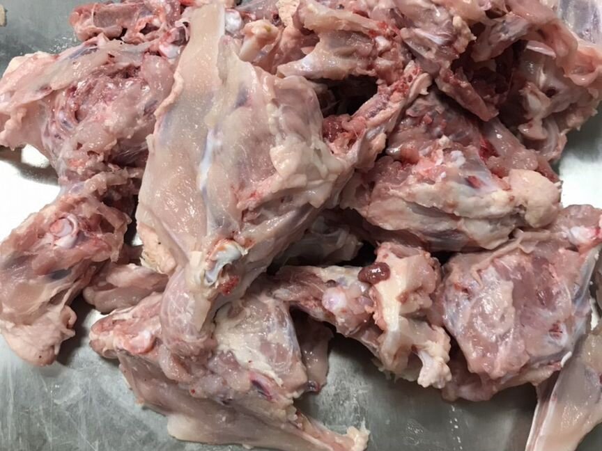 Каркас куриный с остатками мяса