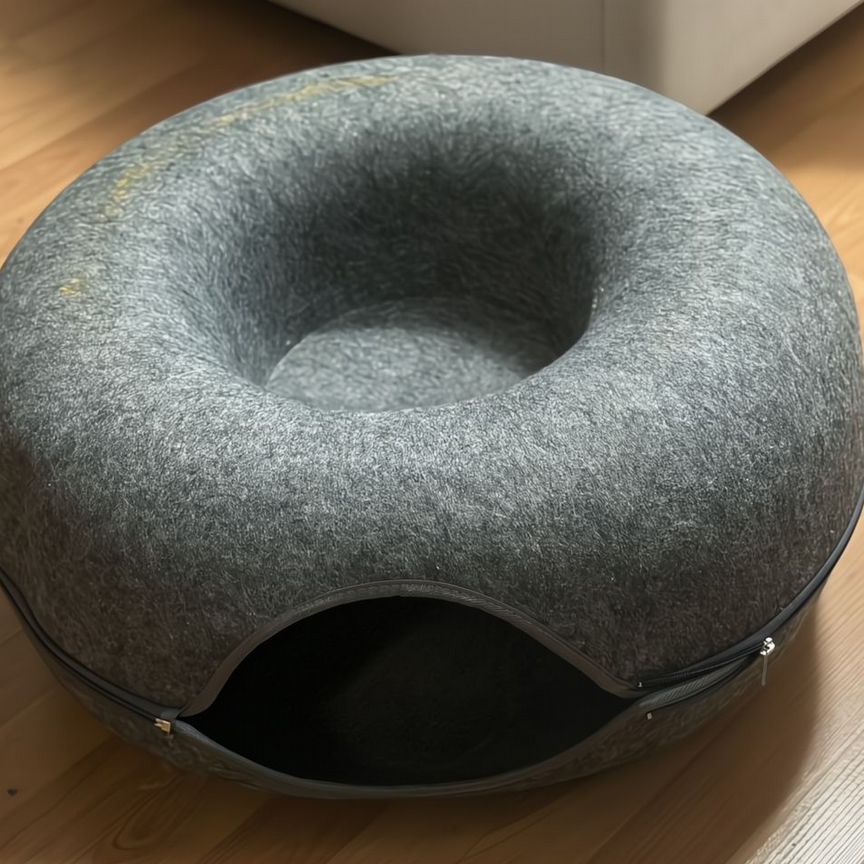 Домик для кошки из фетра "бублик"