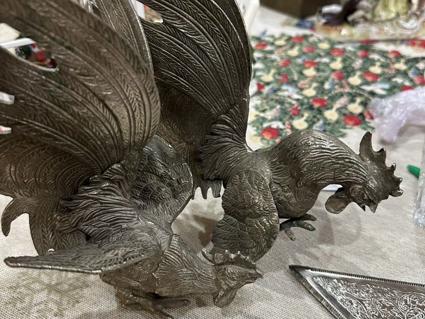 Петухи бронзовые