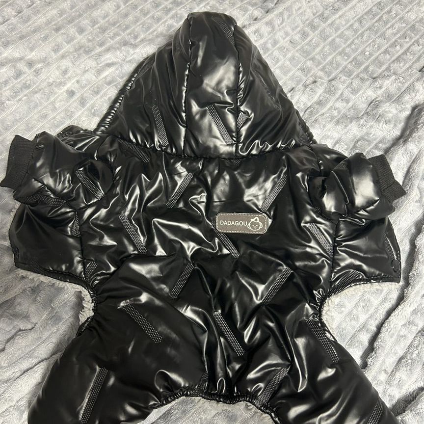 Комбинезон для маленькой собаки