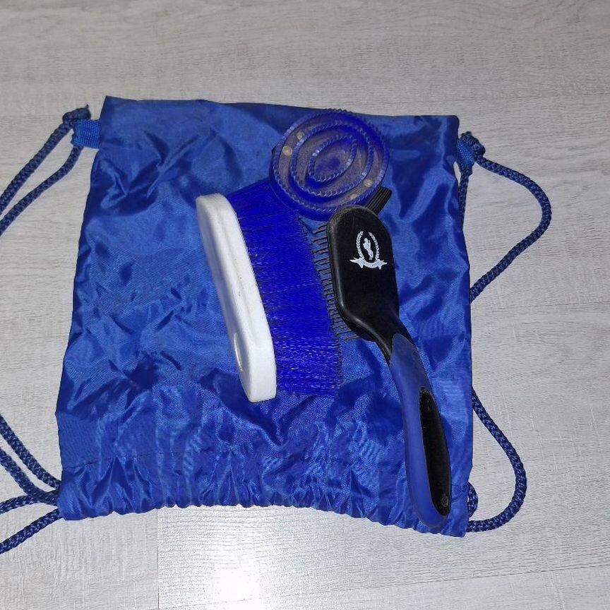 Щётки для лошадей