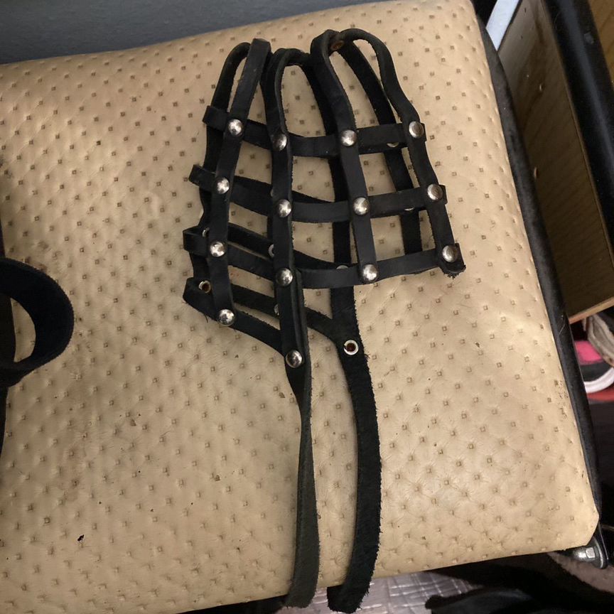 Кожаный намордник