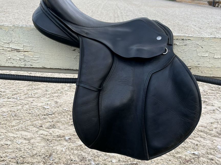 Конкурное седло Гермида