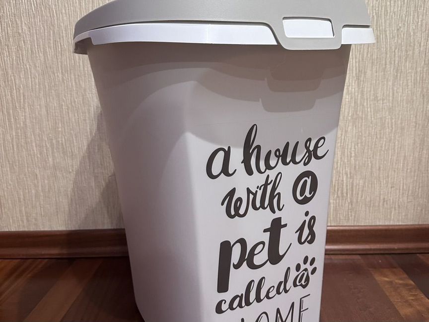 Moderna контейнер на колесиках Pet Wisdom