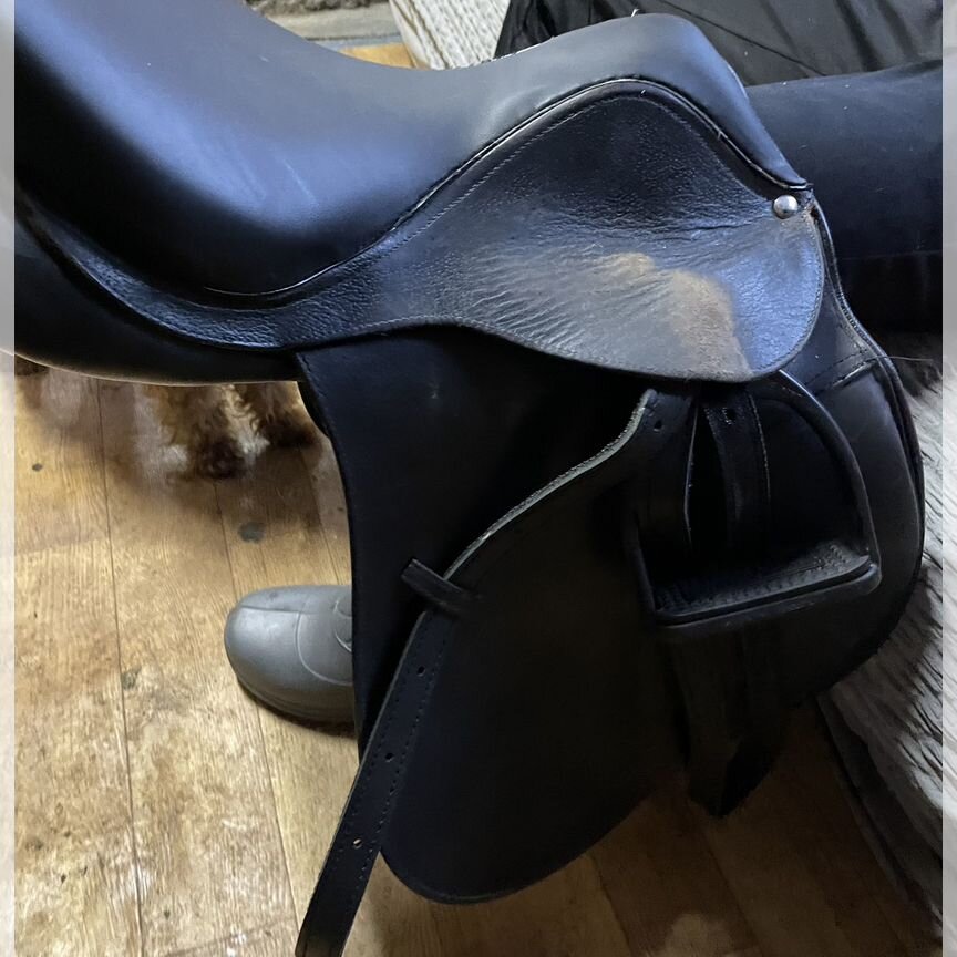 Седло для лошади