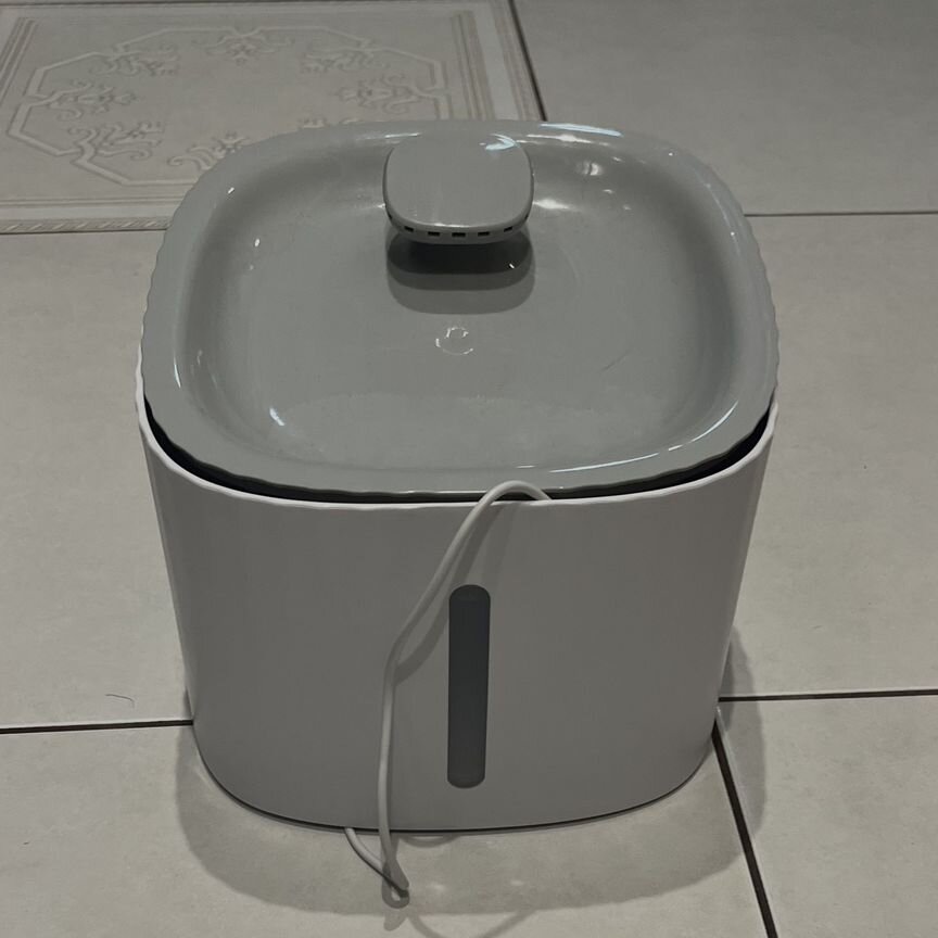 Фонтан поилка для кошек и собак