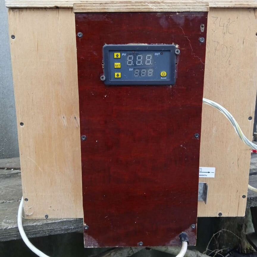 Инкубатор для вывода пчелиных маток