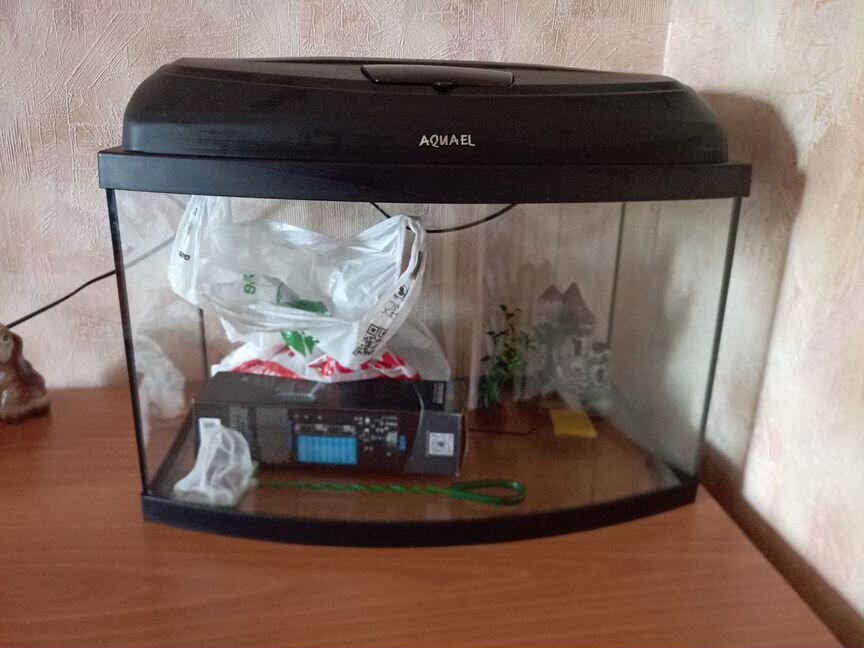 Продам аквариум Aquael 40 литров панорамный