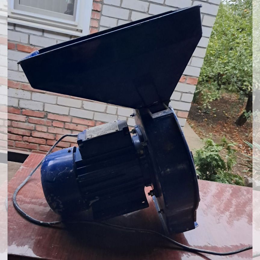 Мельница для зерна бу