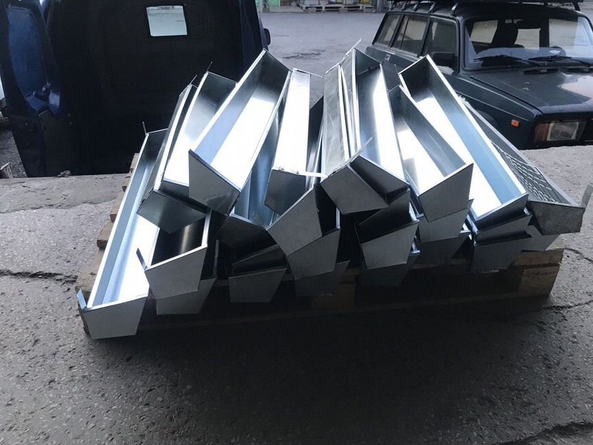 Кормушка для курей и перепелов