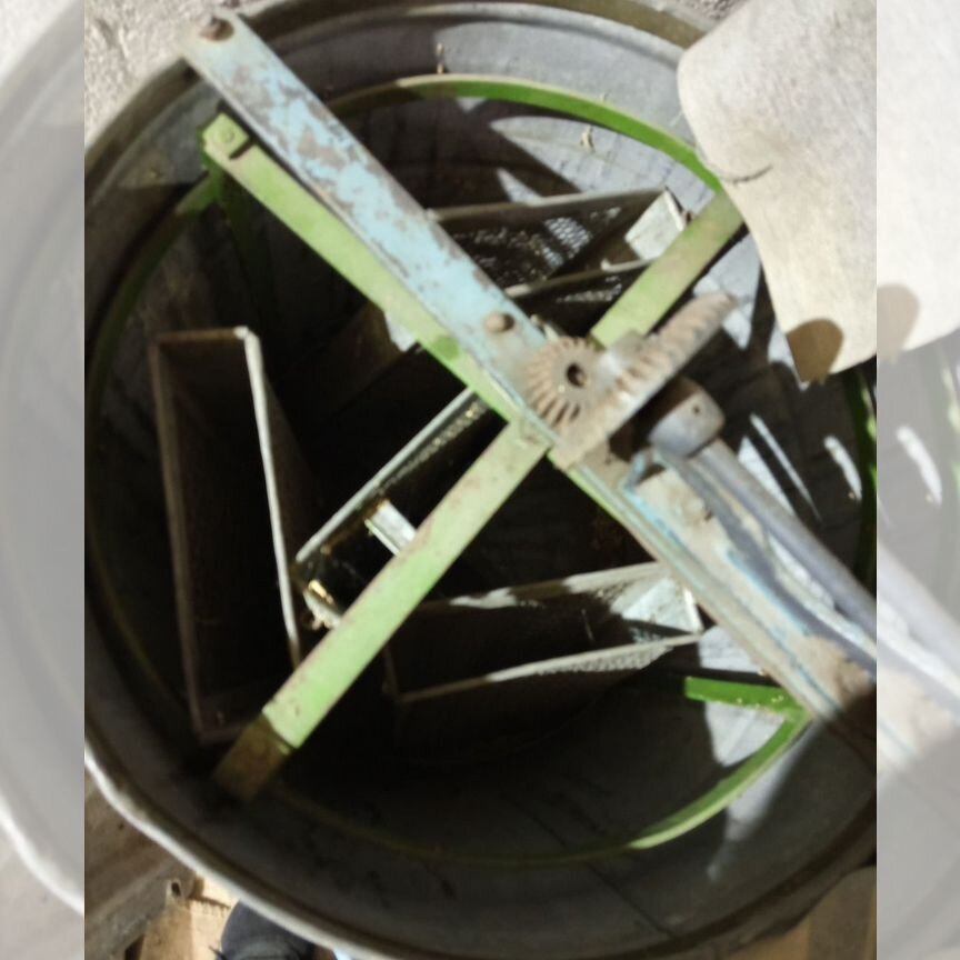 Медогонка 4 рамочная