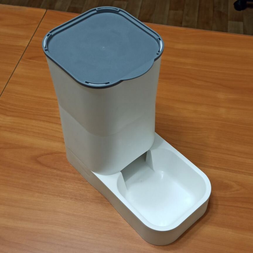 Автокормушка для кошек и собак