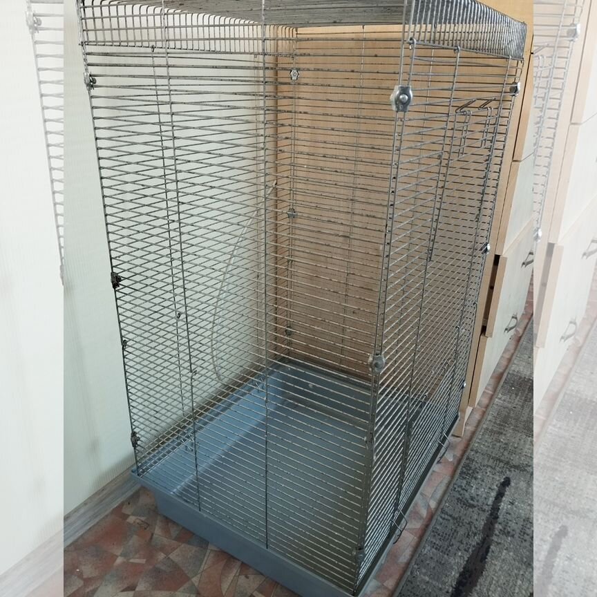 Клетка для птиц большая и грызунов