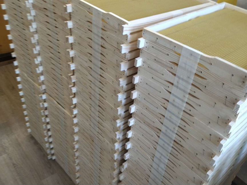 Рамки для ульев с вощиной