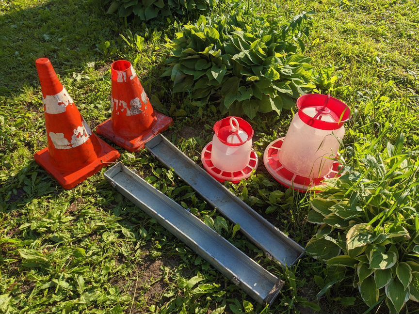 Поилка кормушка для куриц бройлеров птиц