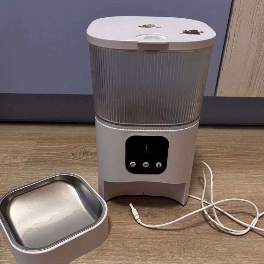 Автоматическая кормушка для животных