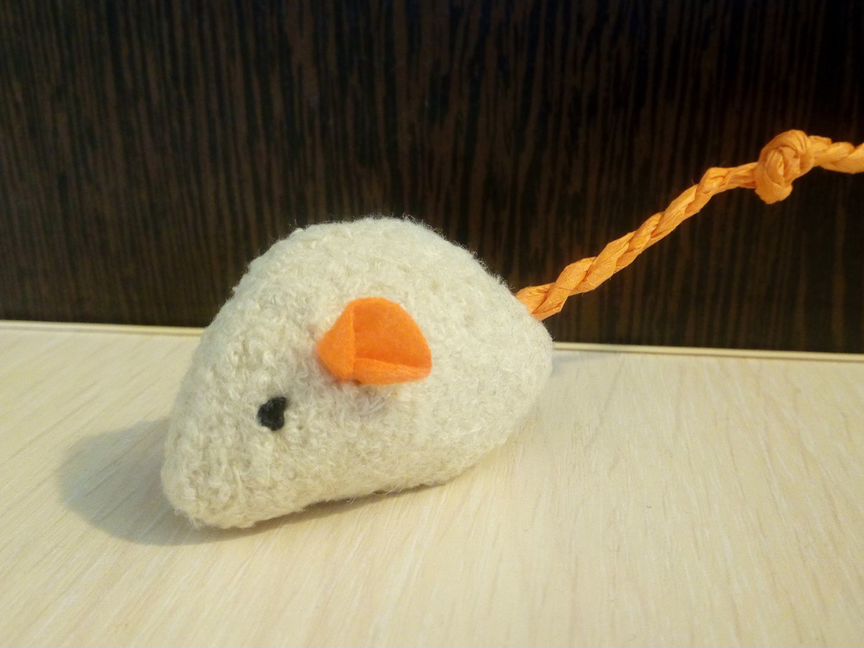 Мышка для кошки