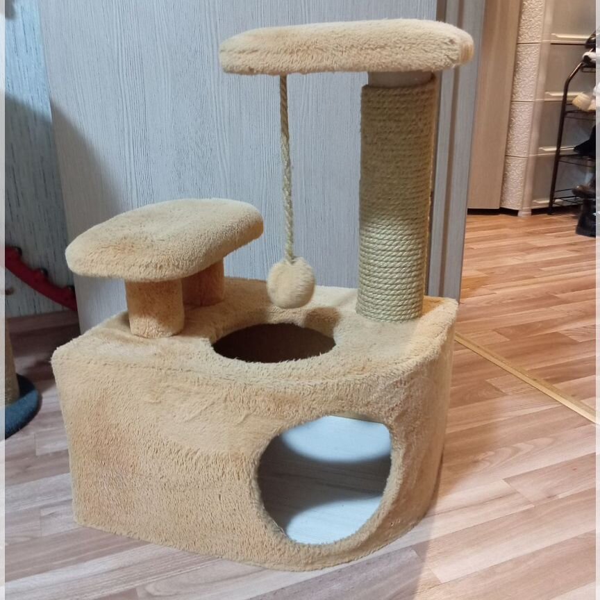 Домик для кошки с когтеточкой бу