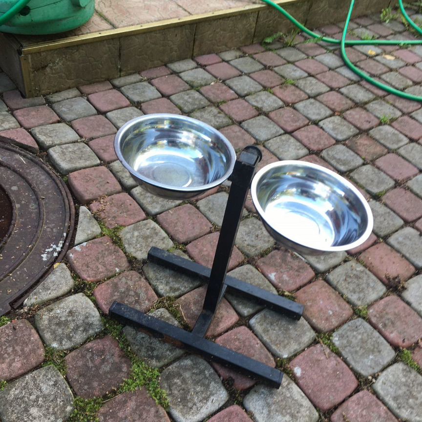 Собачья миска с держателем