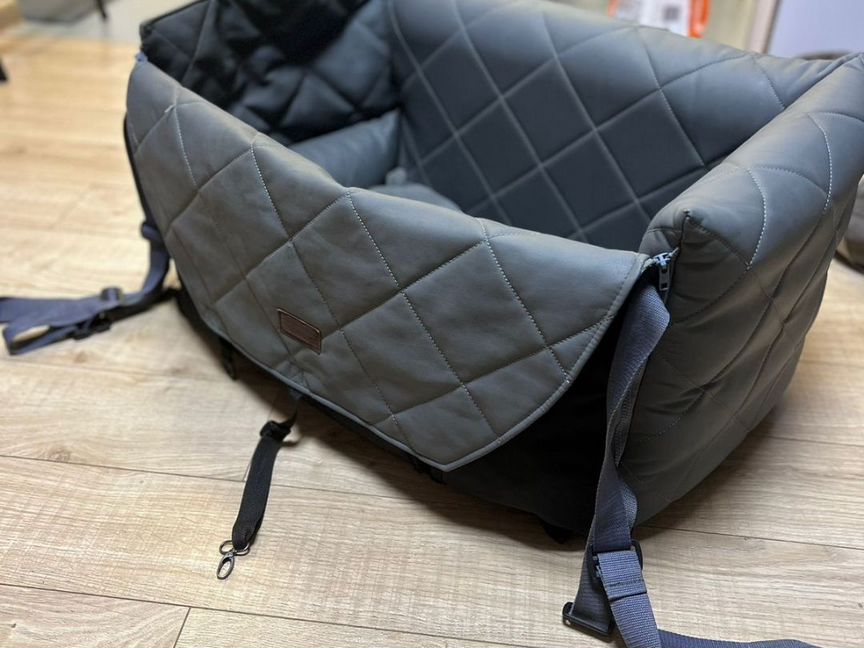 Автокресло для собак