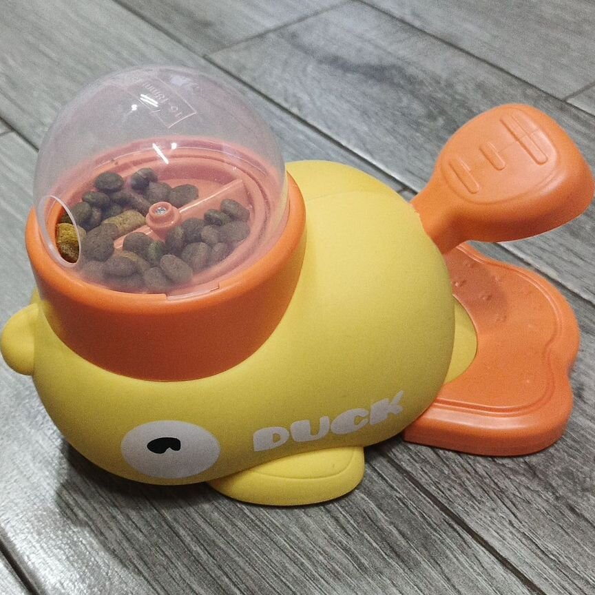 Кормушка игрушка для кошек и собак