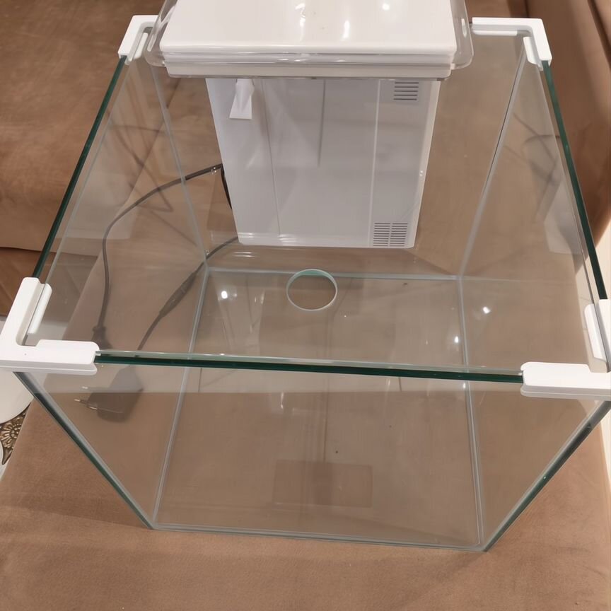 Аквариум с аэратором, фильтром и лед подсветкой