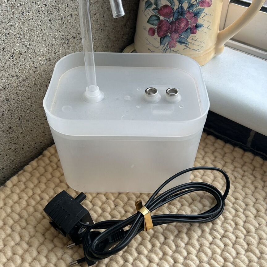 Поилка фонтан для кошек, на запчасти