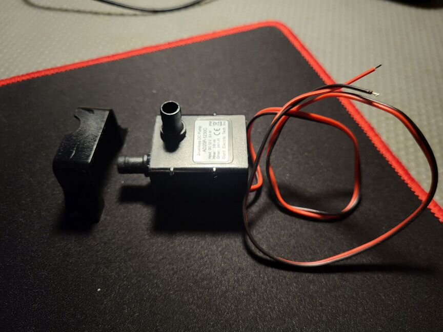 Водяной насос AD20P-1230C 12V