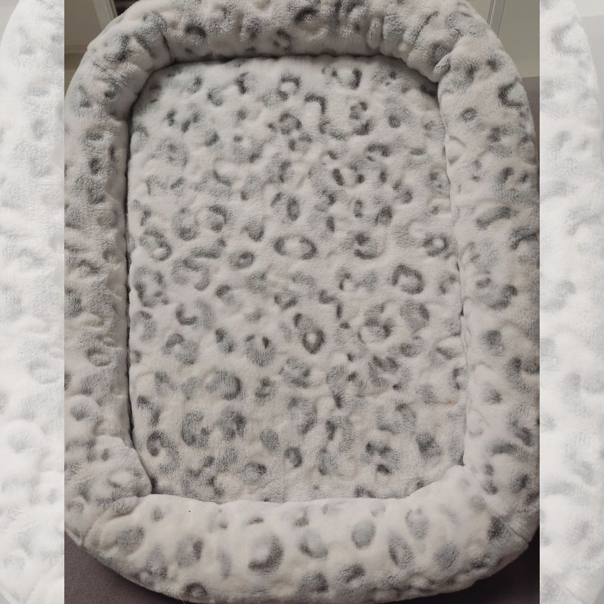 Лежанка для кошек новая