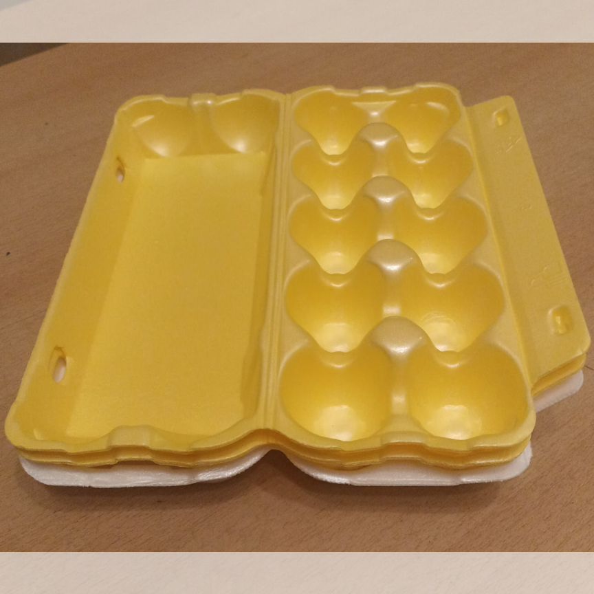 Ячейки для куриных яиц