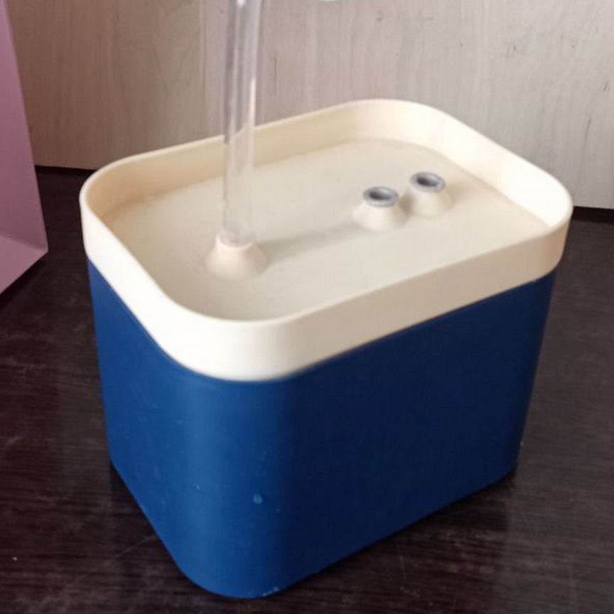 Автоматическая поилка для кошек 1.5 литра