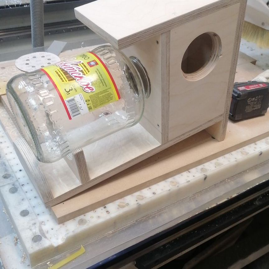 Кормушка для белок