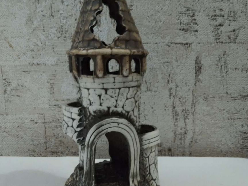 Замок для аквариума