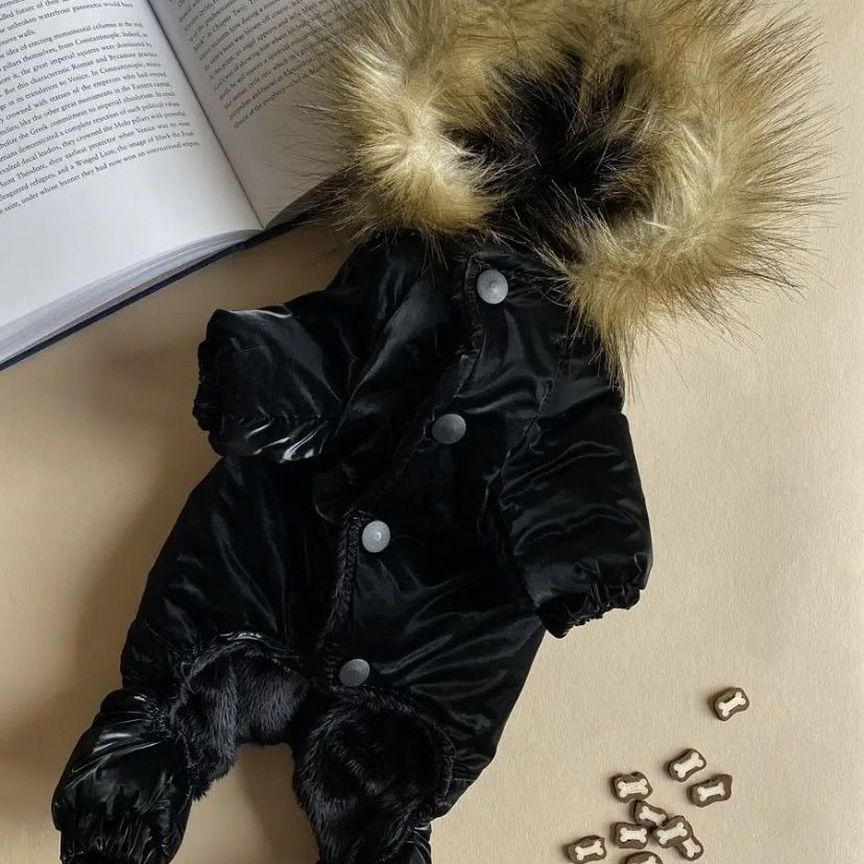 Зимний комбинезон для маленькой собаки (размер м)