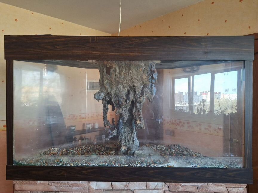 Аквариум с фильтром и светом